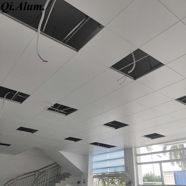 600x600MM Aluminum Ceiling Tile Panel For School Suspended Ceiling cladding